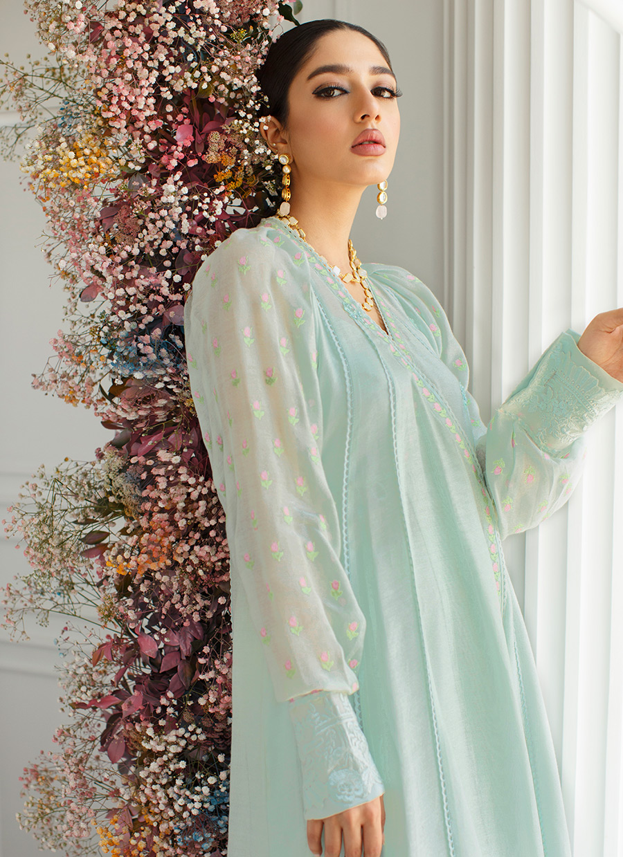 Cielo Cross Stitch Wrap with Timeless Appeal | FTA